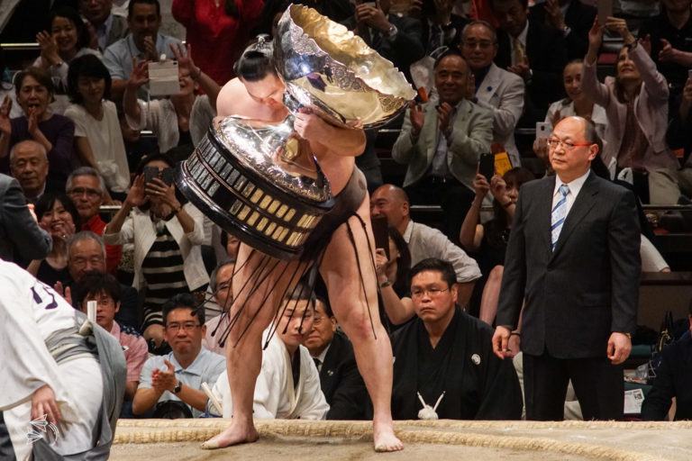 Your Ultimate Guide to a Grand Sumo Tournament in Japan